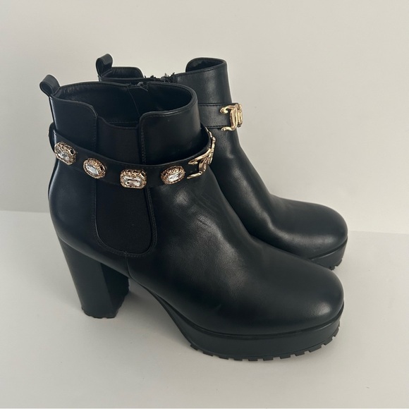 Juicy Couture | Shoes | Juicy Couture Black Chinky Boots With Gold ...